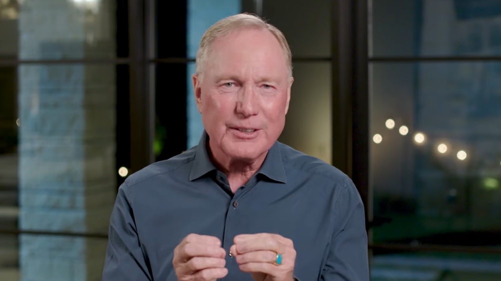 “God geeft jou nooit op”: Max Lucado deelt hoe hij een strijd met ...