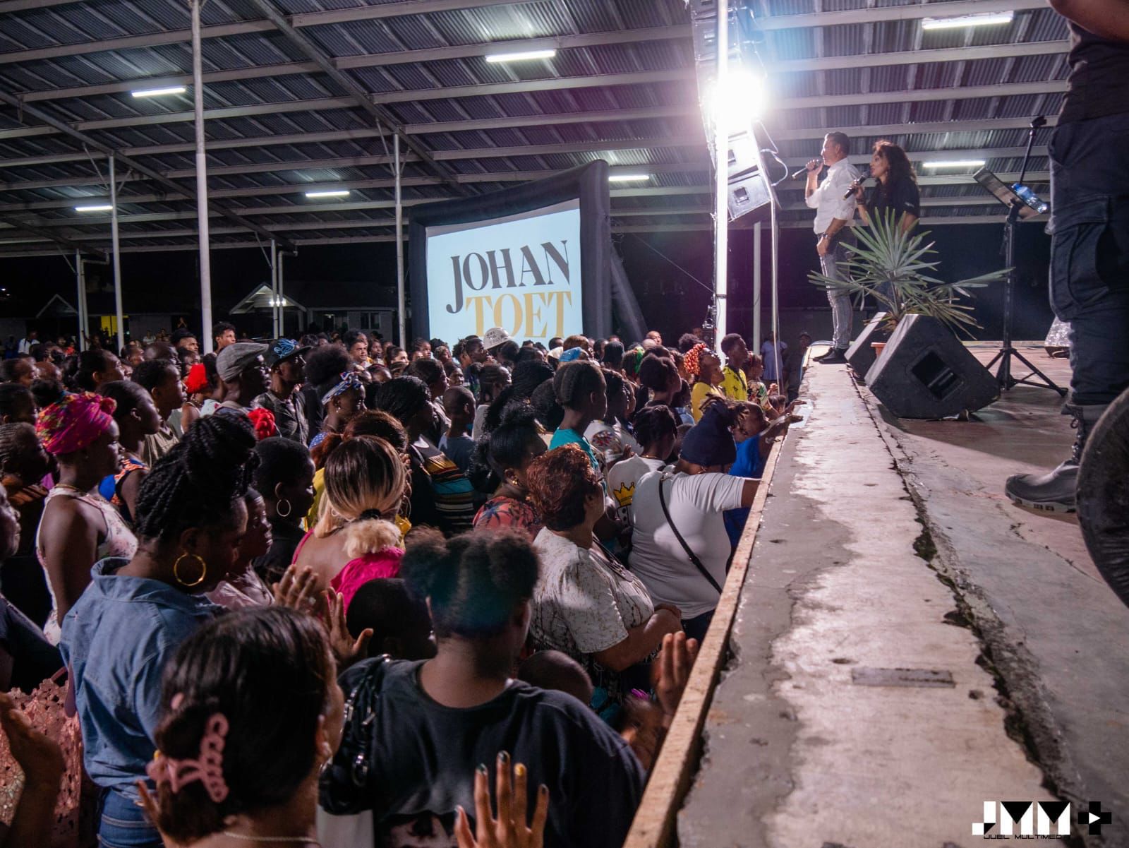 Johan Toet in Suriname: "Kom je met lege handen? Dan kun je het wel ...